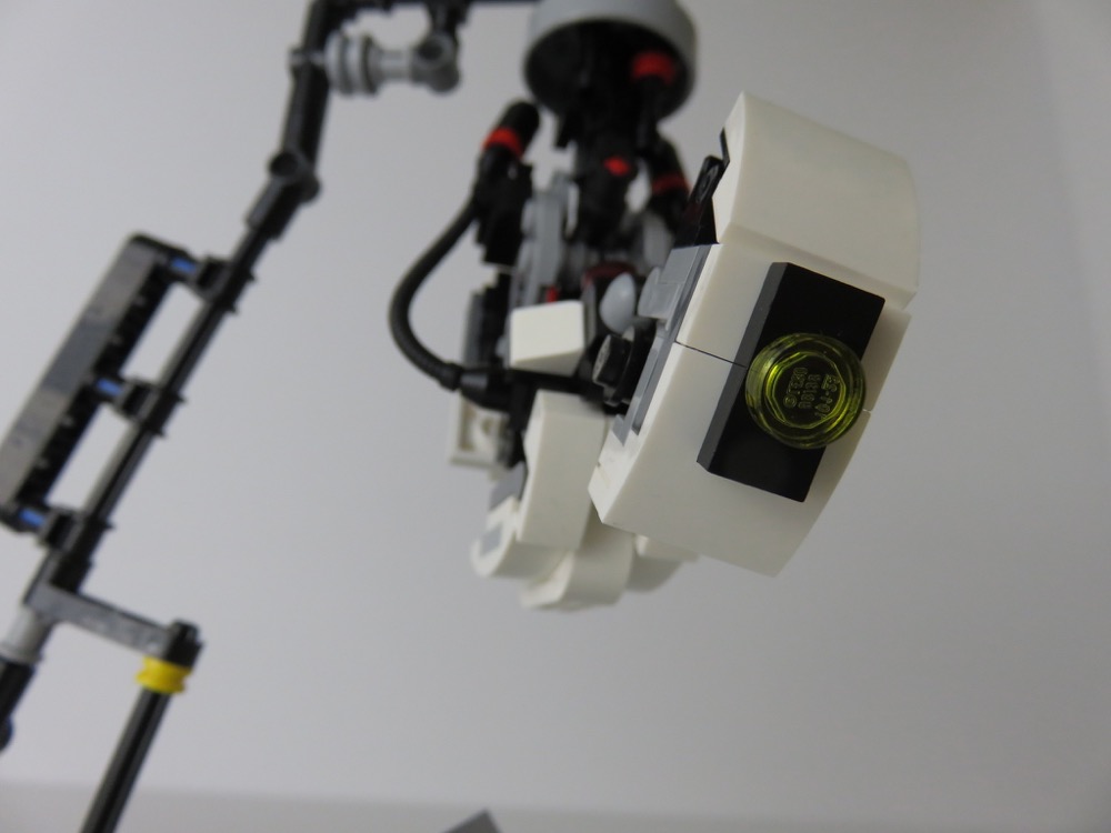 LEGO IDEAS - Product Ideas - GLADOS - Poseable Figure with Display Stand