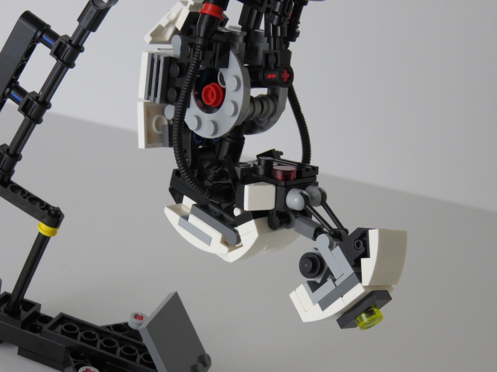 LEGO IDEAS - Product Ideas - GLADOS - Poseable Figure with Display Stand