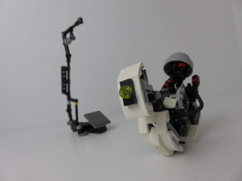 LEGO IDEAS - Product Ideas - GLADOS - Poseable Figure with Display Stand
