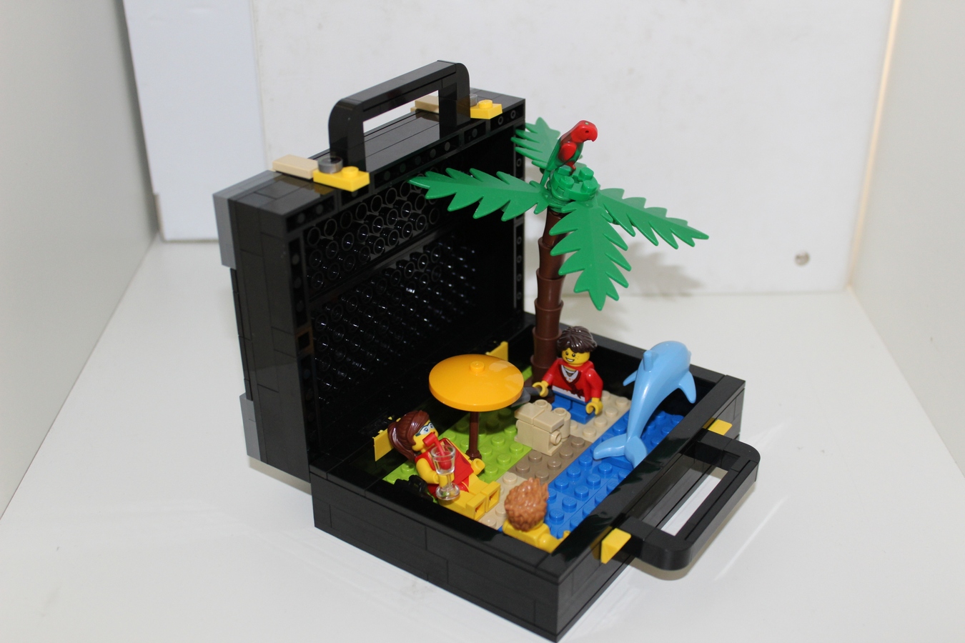 LEGO IDEAS - Product Ideas - Vacation Suitcase