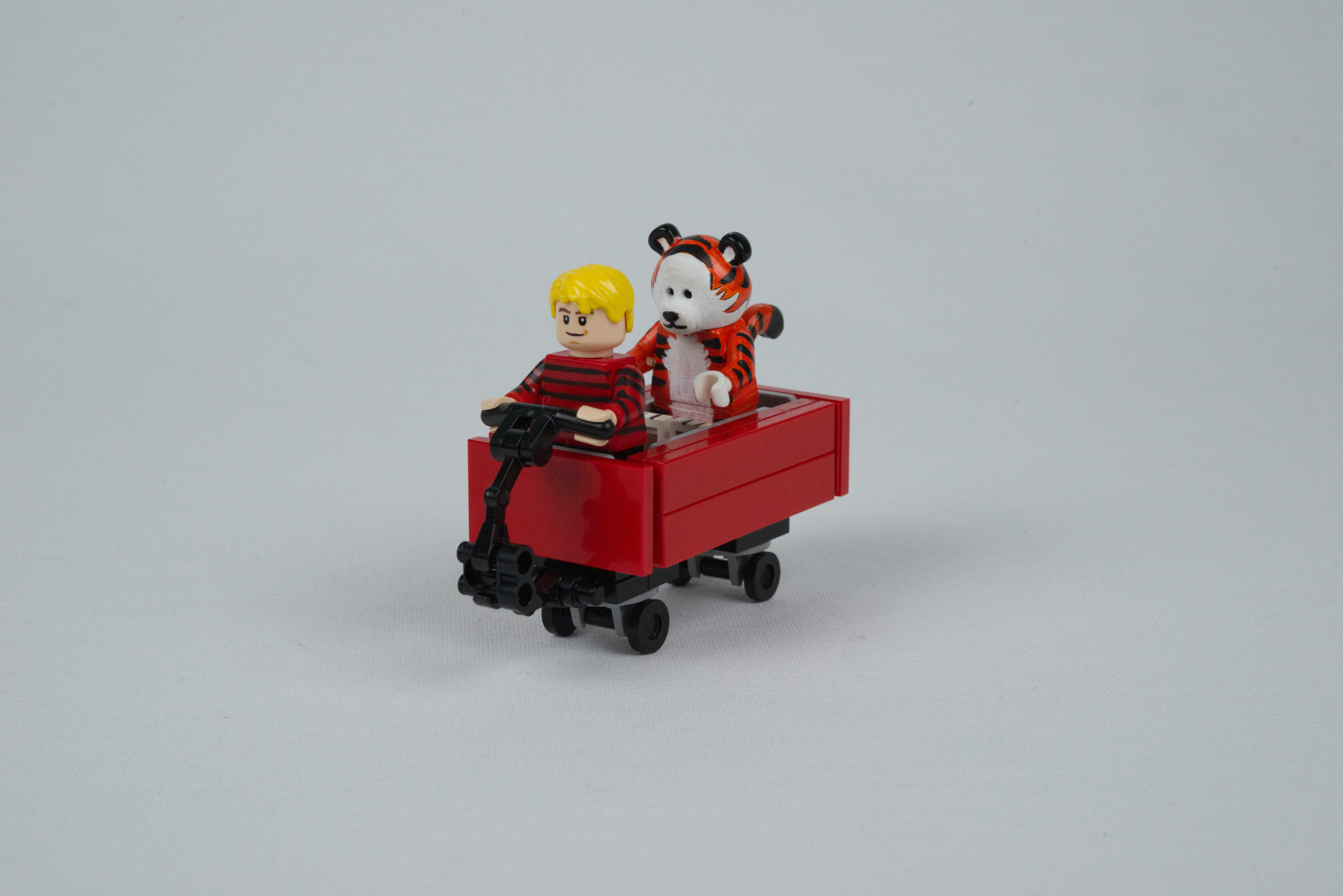 LEGO Calvin and Hobbes : r/lego