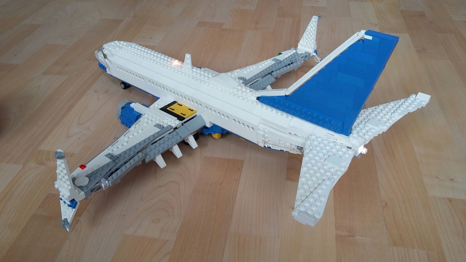 LEGO IDEAS - Product Ideas - Boeing 737-700
