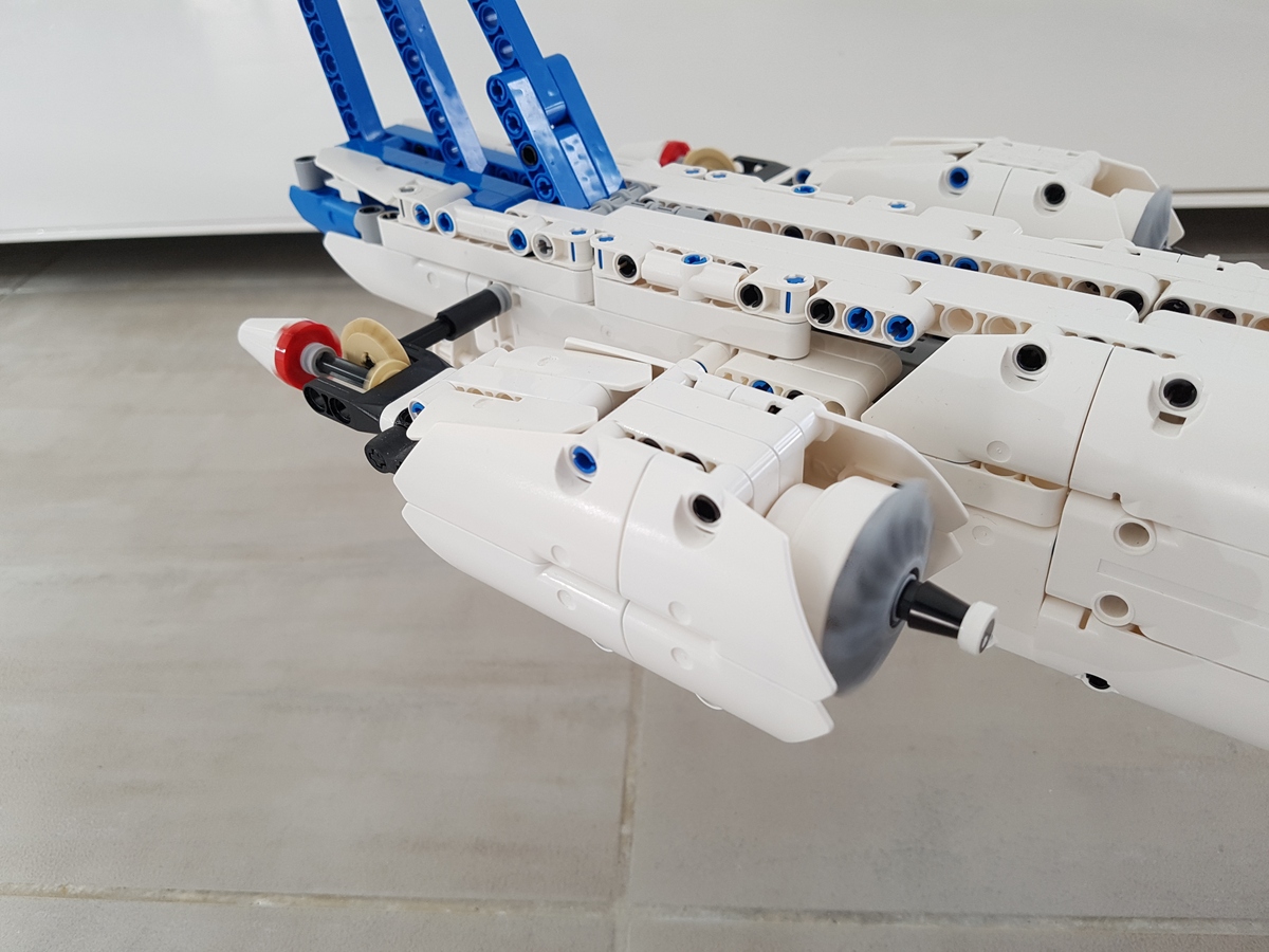 LEGO IDEAS - Product Ideas - Bombardier CRJ 1000 Fully RC Tracked