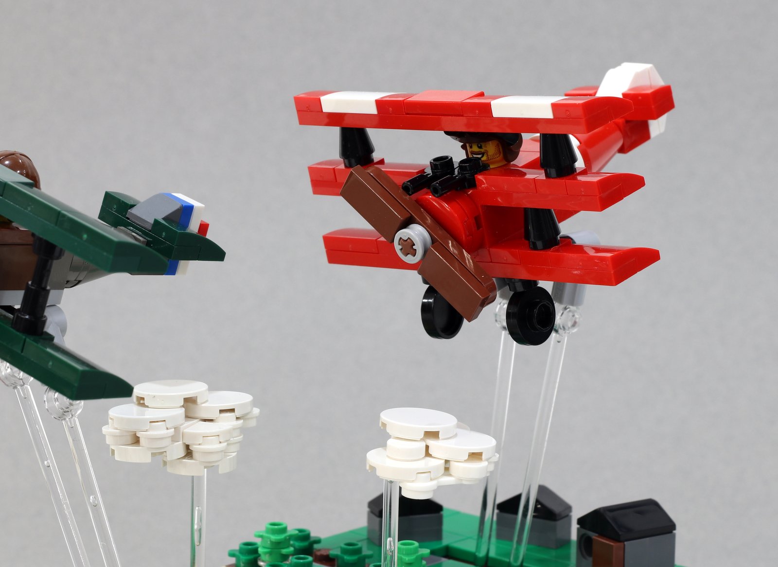 I built a stand for 31088 Deep Sea Creatures to make the shark swim : r ...