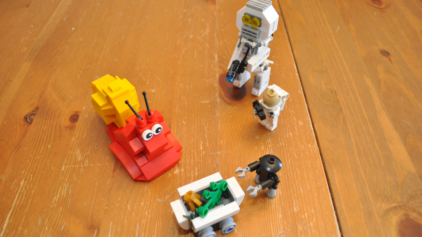 LEGO IDEAS - Out of this World Space Builds! - Exploring the Alien Planet!