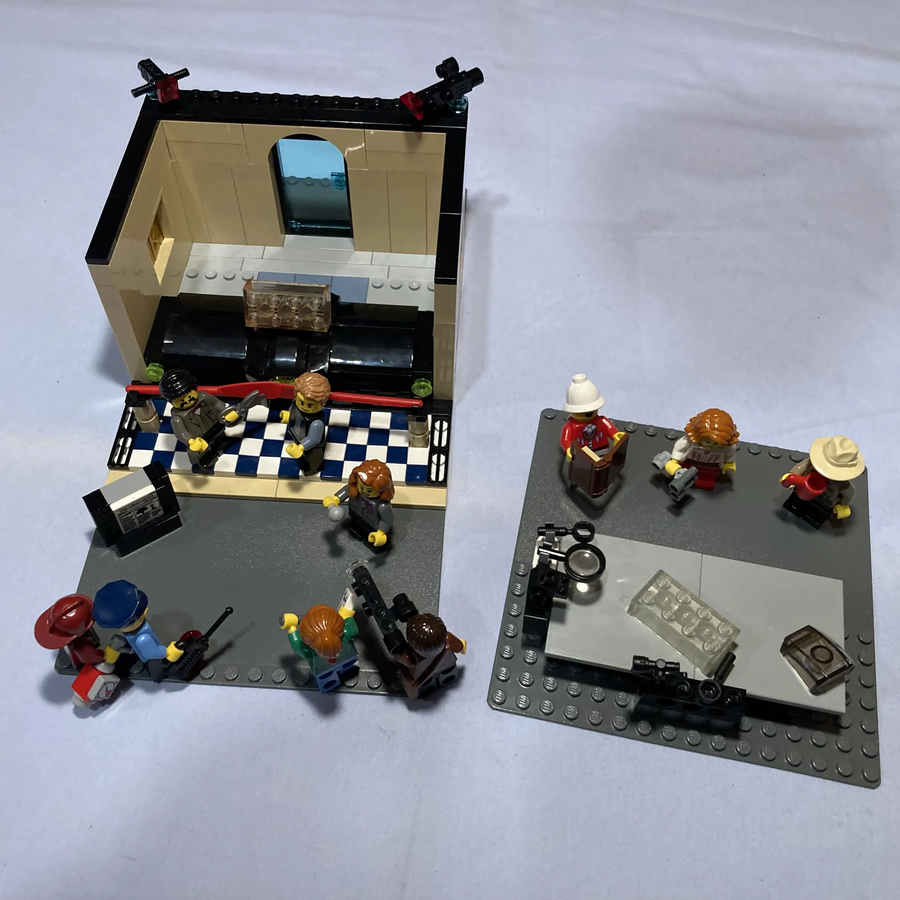 LEGO IDEAS - Create your own Exhibition - The Mysterious Brick