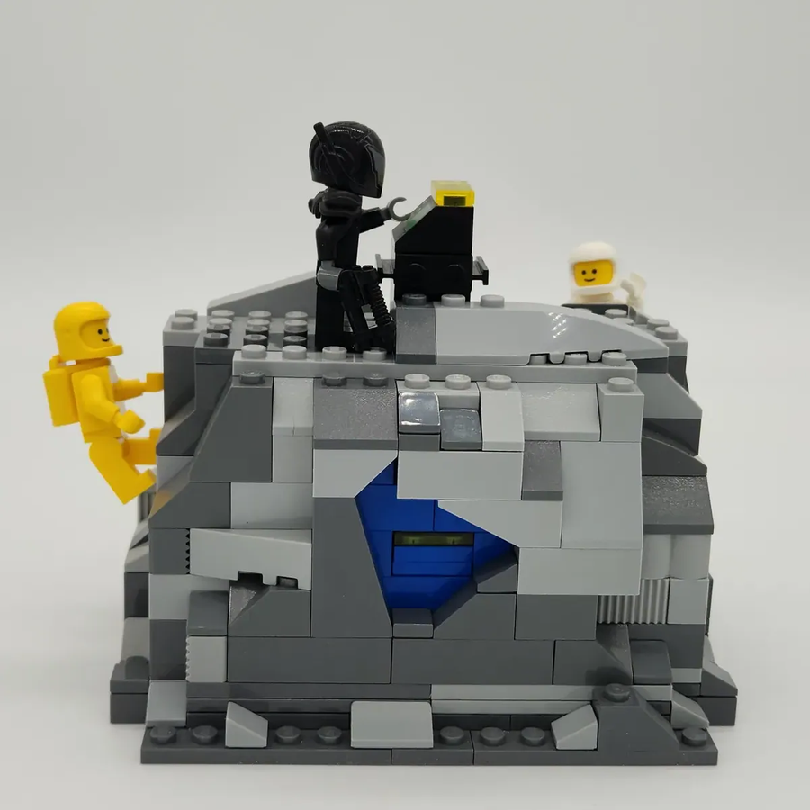 LEGO IDEAS - Exploring The Cosmos - Base: Classic Space Bunker