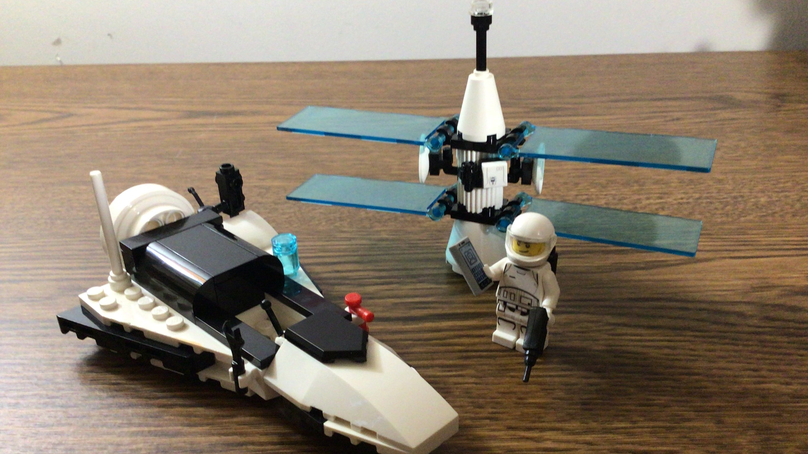 LEGO IDEAS - Out of this World Space Builds! - Satellite Repair Ship