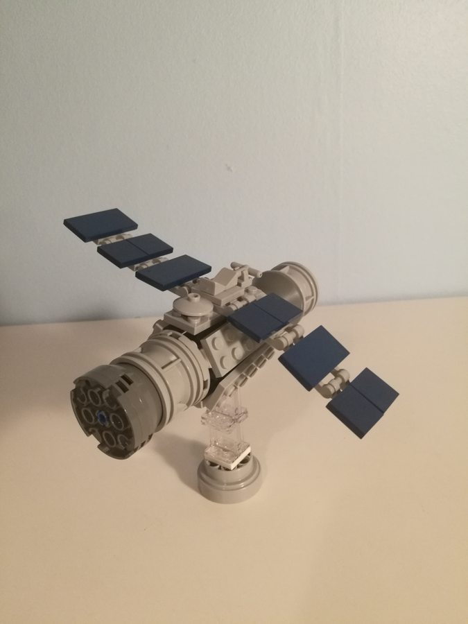 LEGO IDEAS - LEGO Moments in Space - Lego Satellite Model