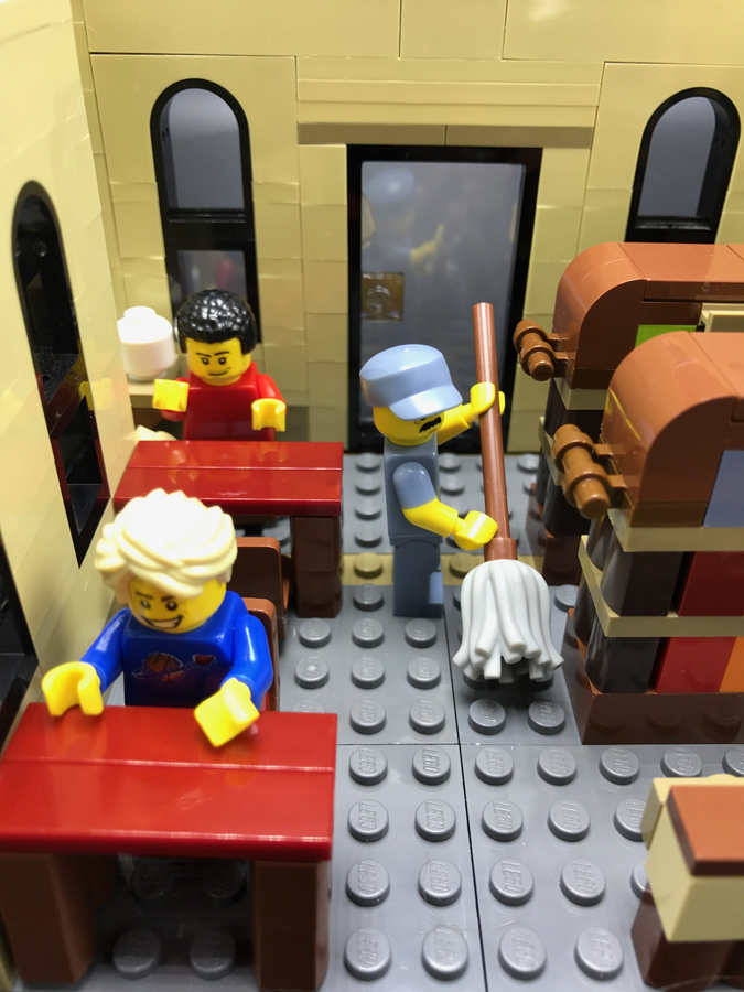 LEGO IDEAS - LEGO University Modular