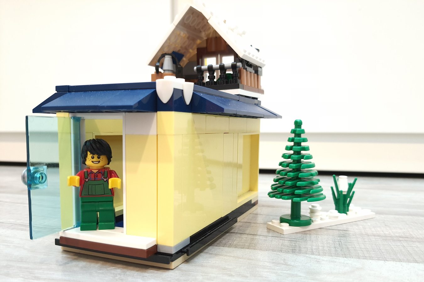 LEGO IDEAS - Winter Cabin