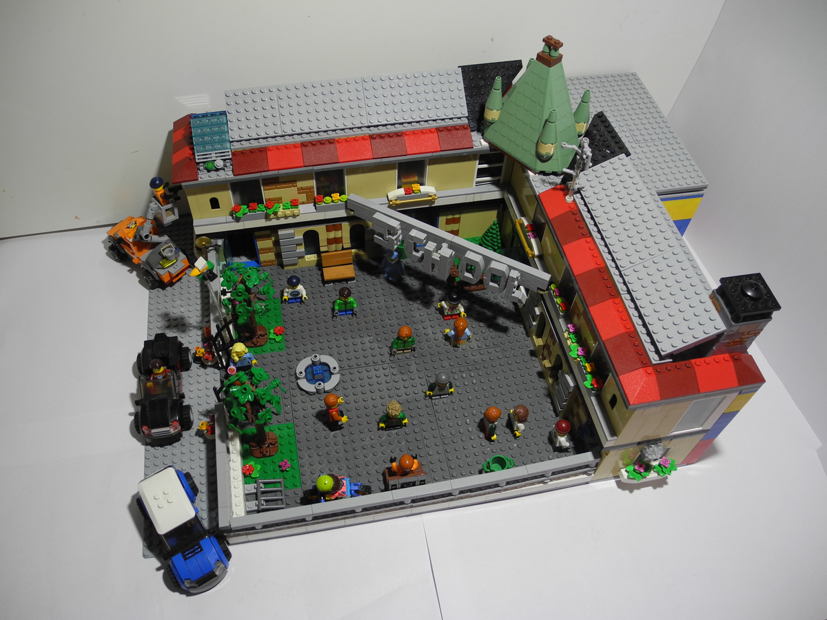 LEGO IDEAS - A School