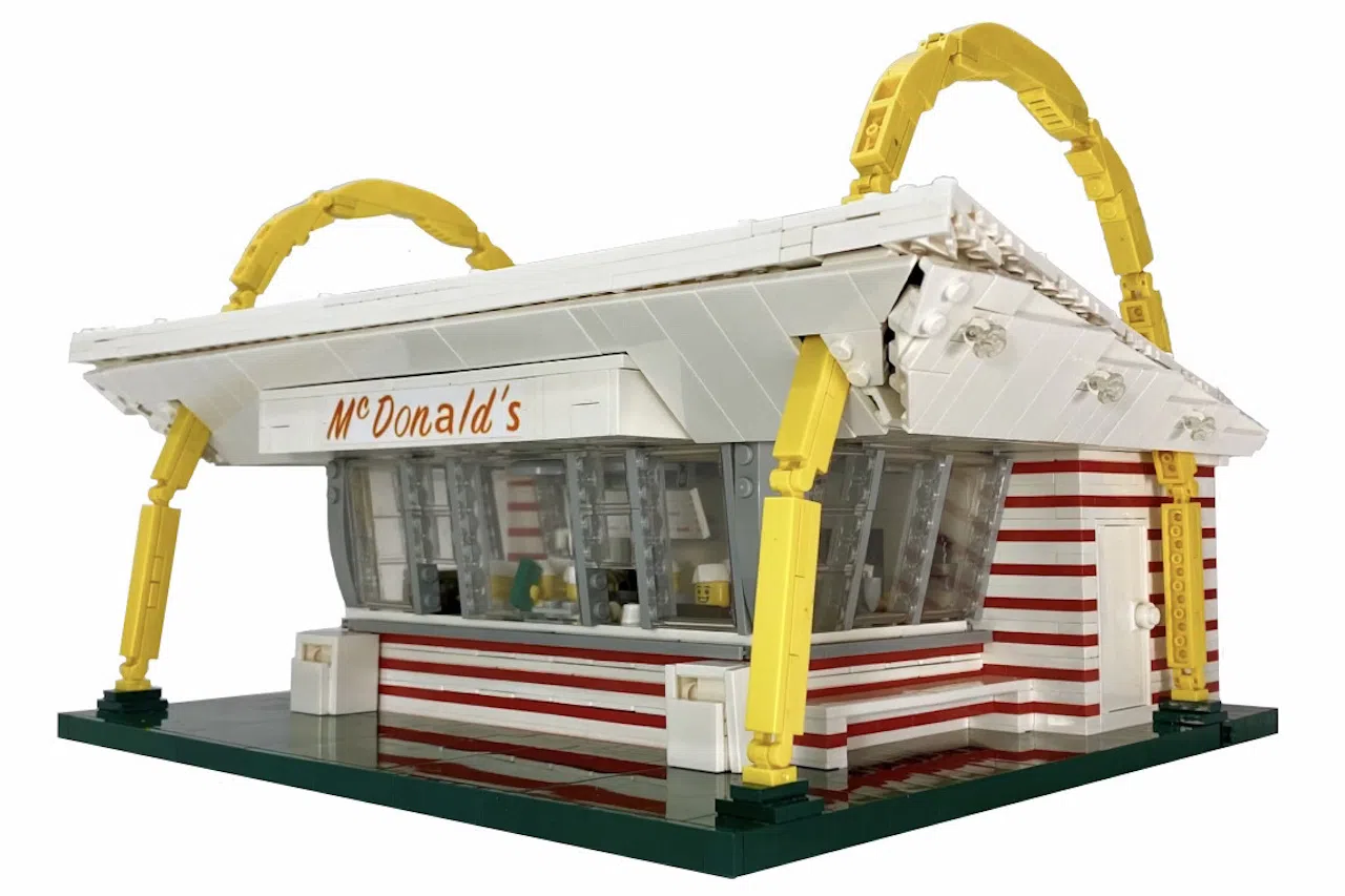 Mcdonald's En Lego Vintage 1984 McDonalds Happy Meal LEGO Building Set