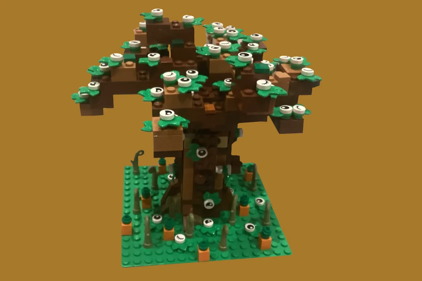 LEGO IDEAS - The Tree With a Million Eyes