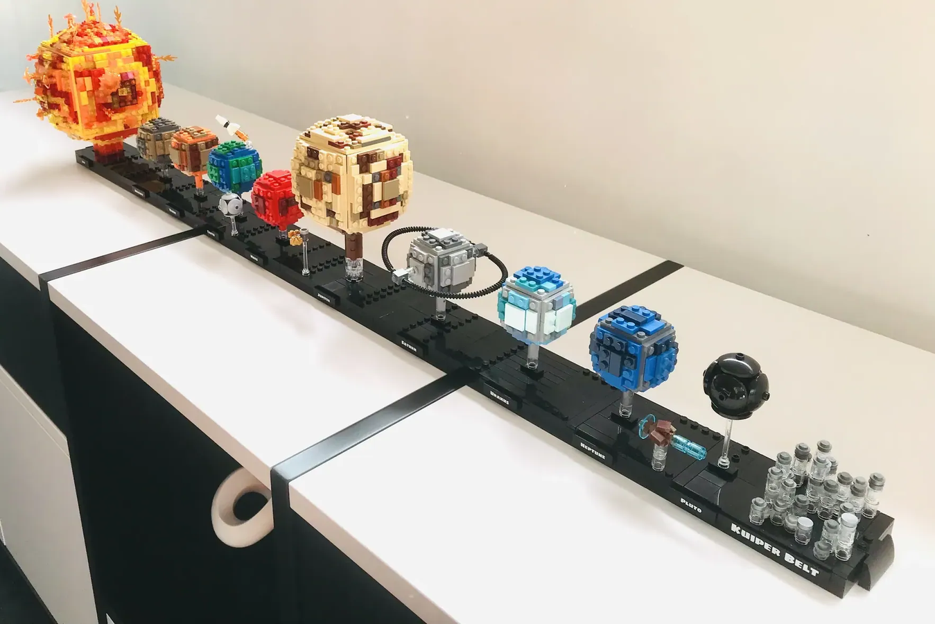 LEGO IDEAS - Solar System With Pluto and Kuiper Belt