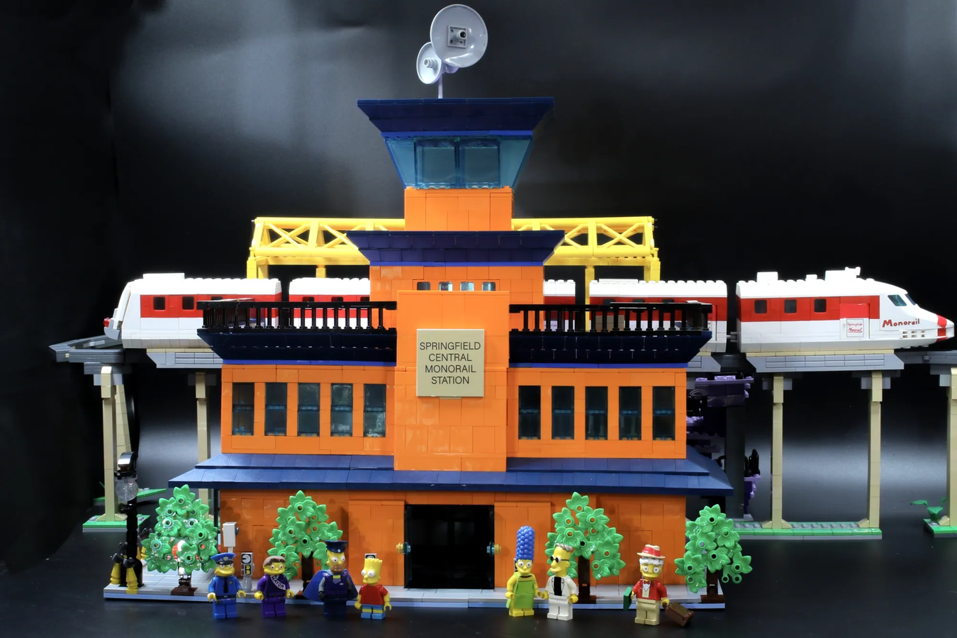 LEGO IDEAS - The Springfield Monorail Station