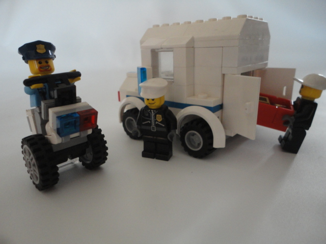 LEGO IDEAS - Police Armored Transport