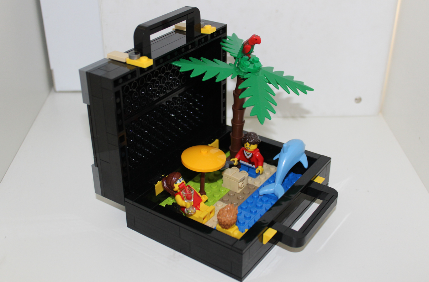 LEGO IDEAS - Vacation Suitcase