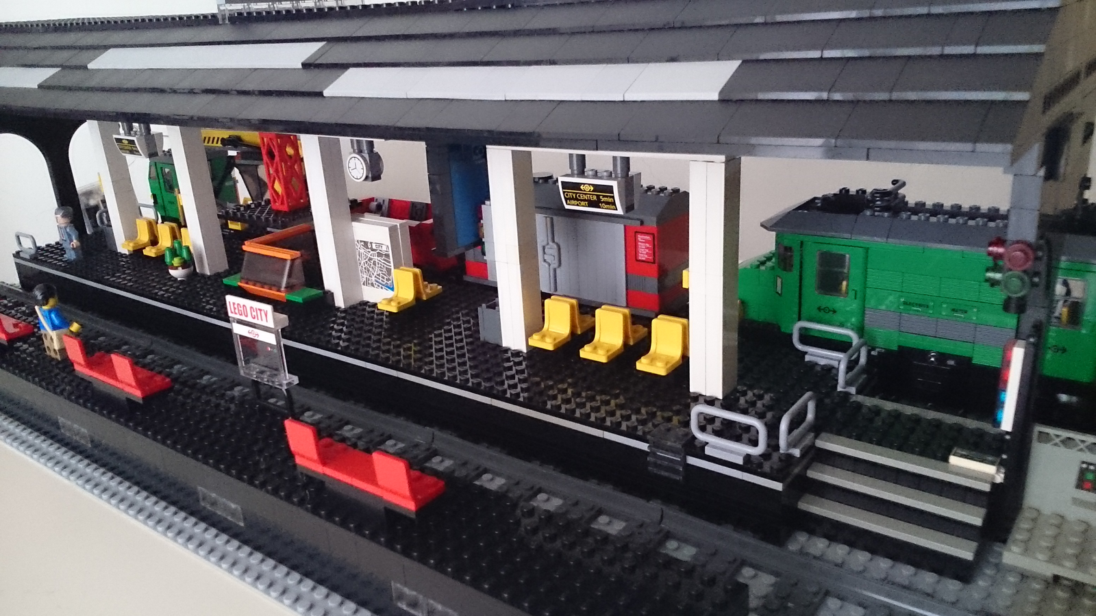 LEGO IDEAS - Train Station Platform