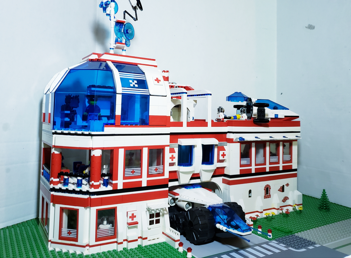 LEGO IDEAS - New Brixico Medical Center