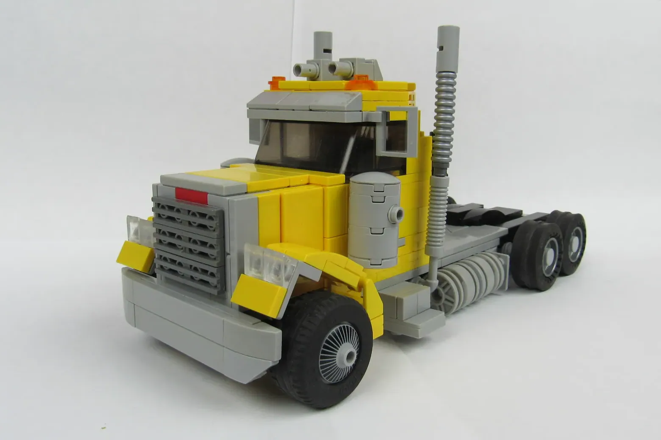 LEGO IDEAS - Peterbilt 379 UltraCab Day Cab