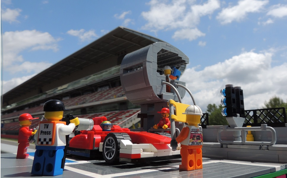 LEGO IDEAS - Grand Prix Circuit - Pit Lane Marshal's post