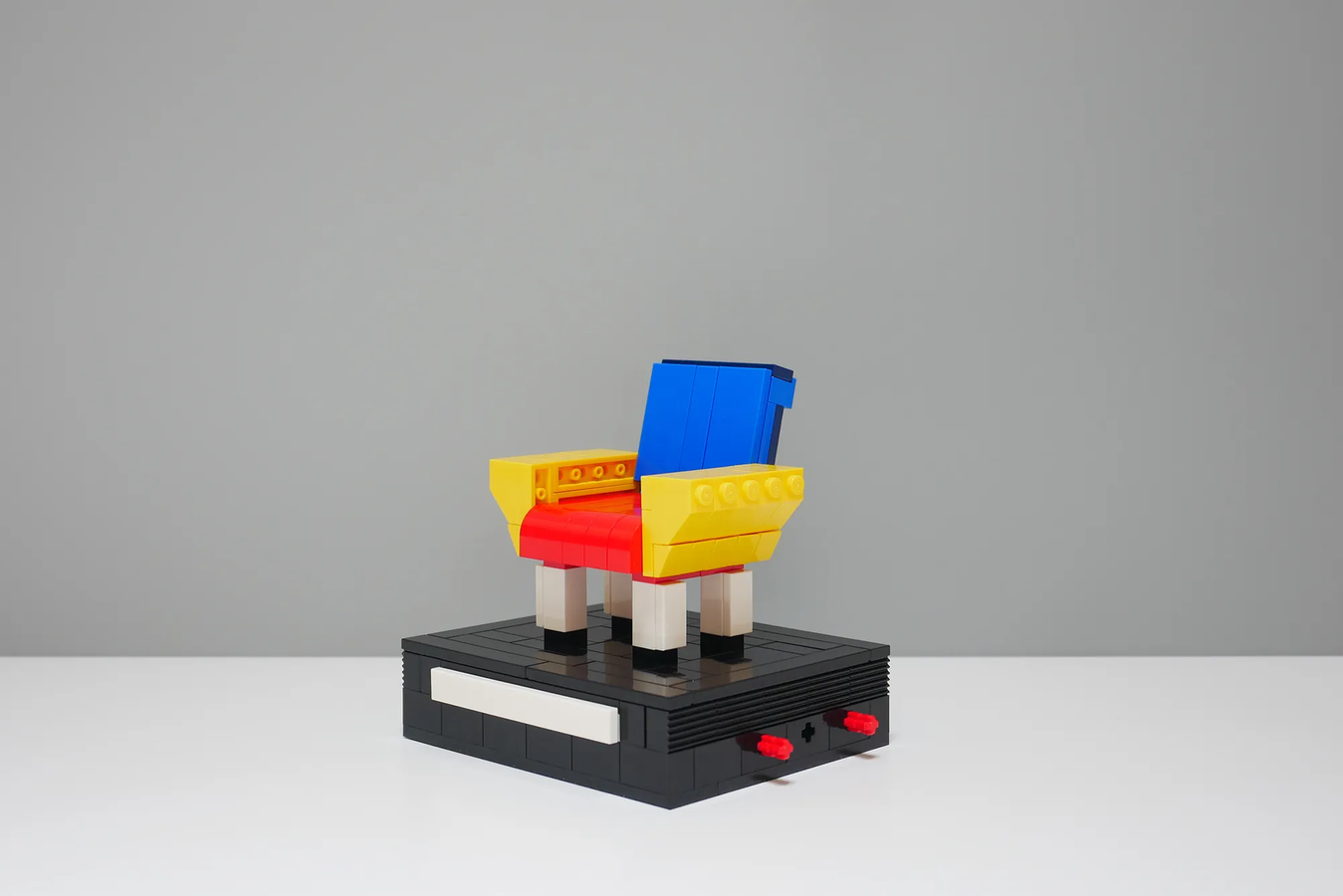 LEGO IDEAS - CHAIR DESIGN: Westside Lounge Chair - RYB Color Seat