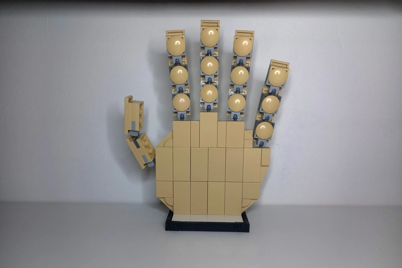 LEGO IDEAS - Mannequin Hand (Ring Holder) V2