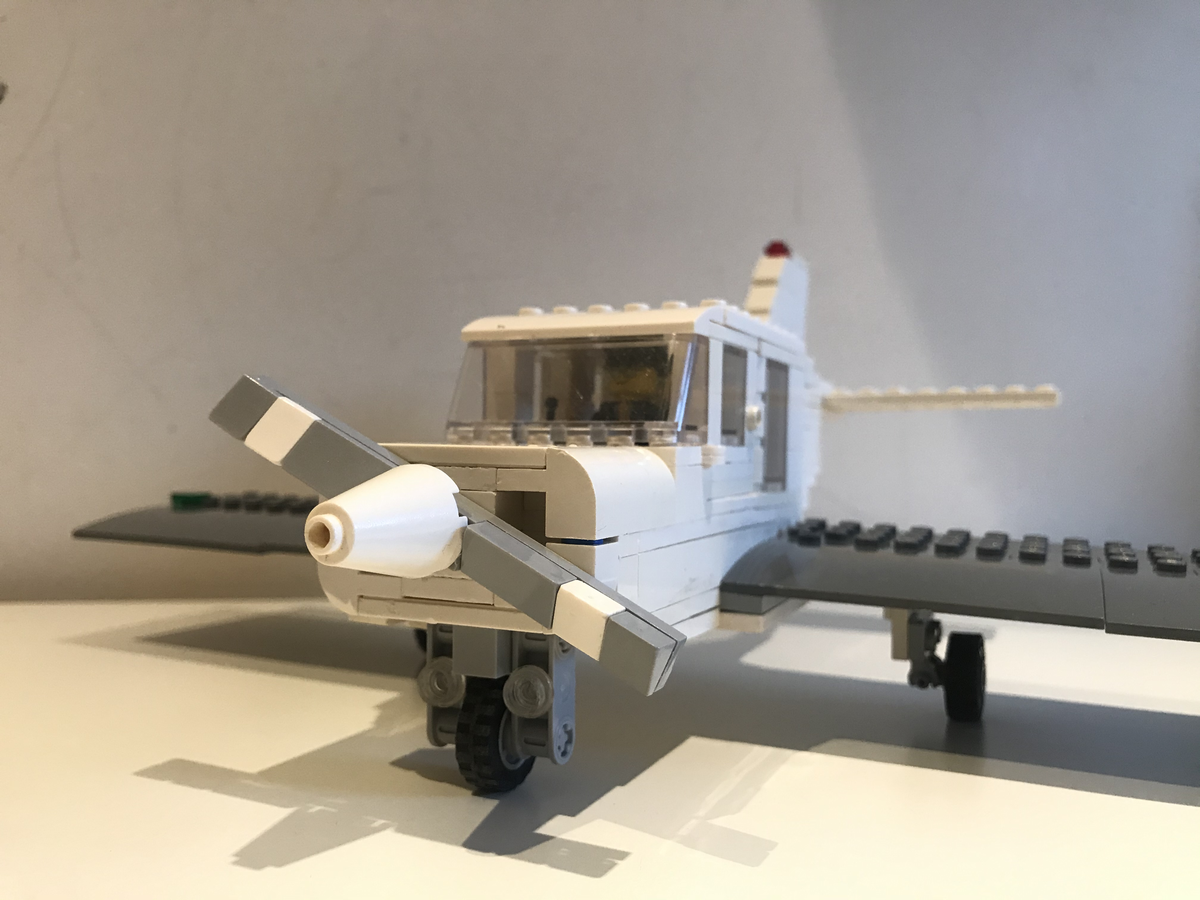 LEGO IDEAS - Piper PA28-140 Cherokee