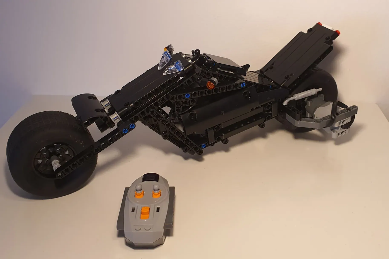 LEGO IDEAS - Motorized Motorcycle - Dark Rider