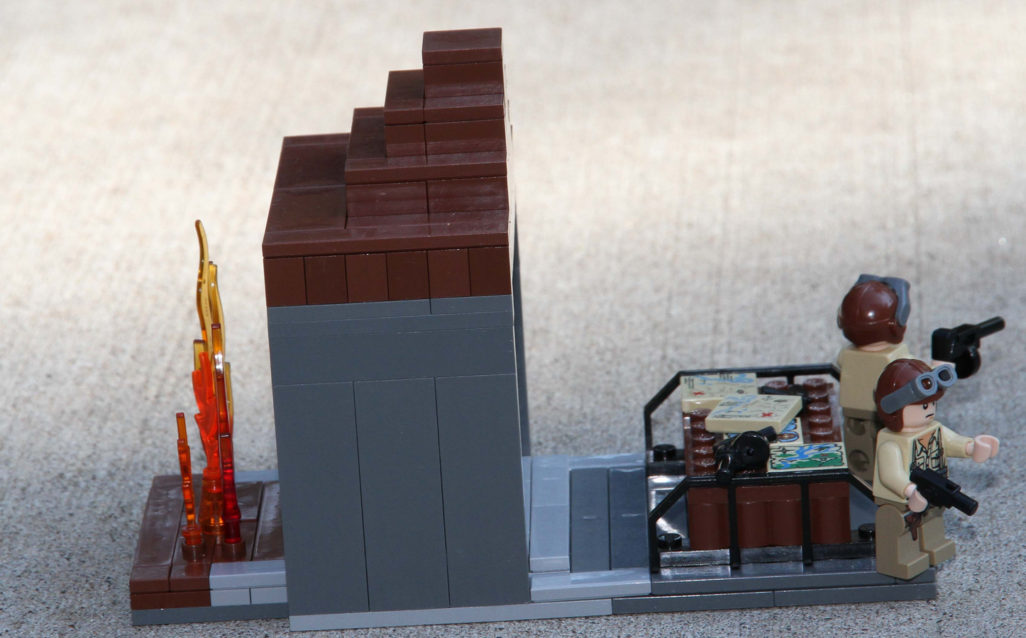 LEGO IDEAS - Indiana Jones and the Last Crusade Rotating Fireplace