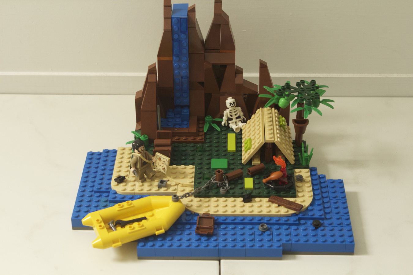 LEGO IDEAS - Stranded ~ The Island, The Danger, The Bricks