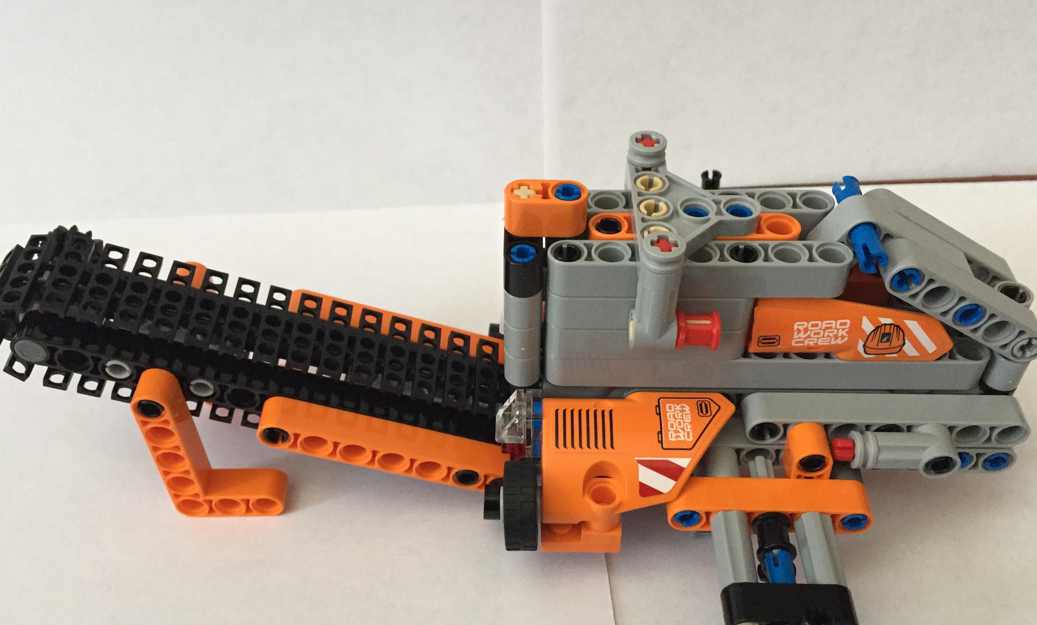 LEGO IDEAS - Hover Destroyer With Landing Pad
