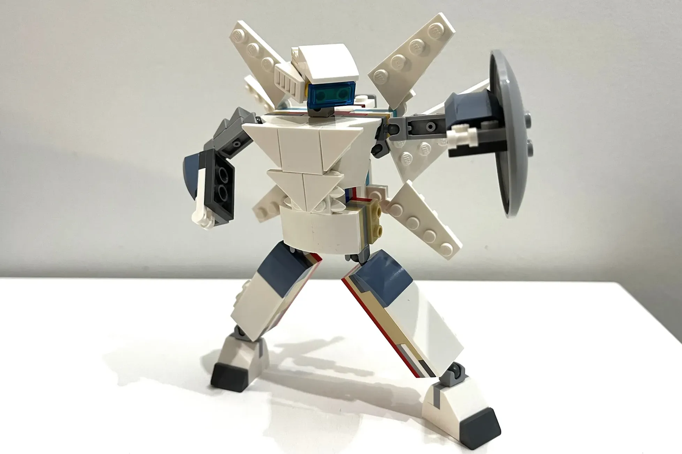 LEGO IDEAS - White Protector