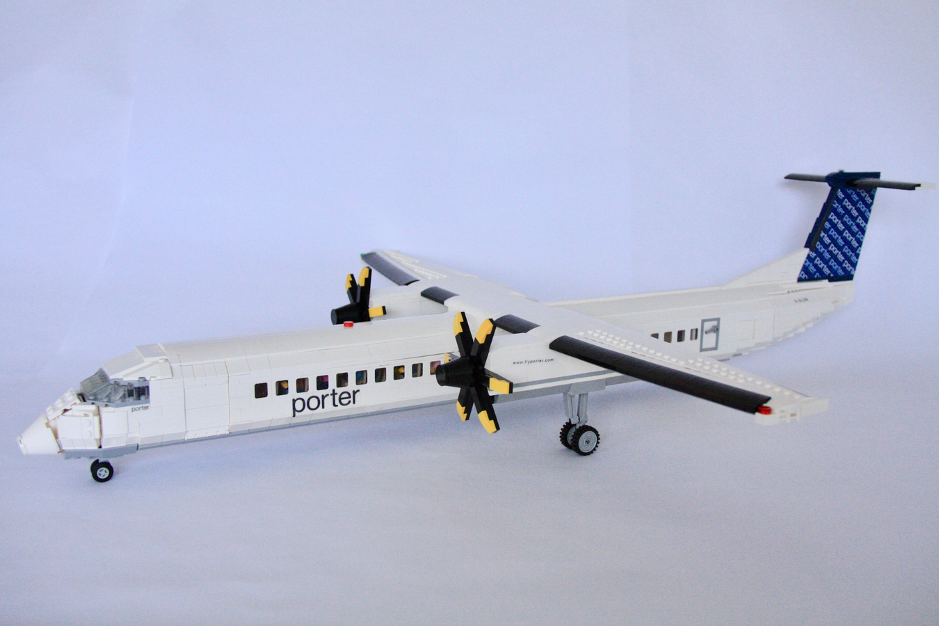 LEGO IDEAS - Bombardier Dash 8 Q400