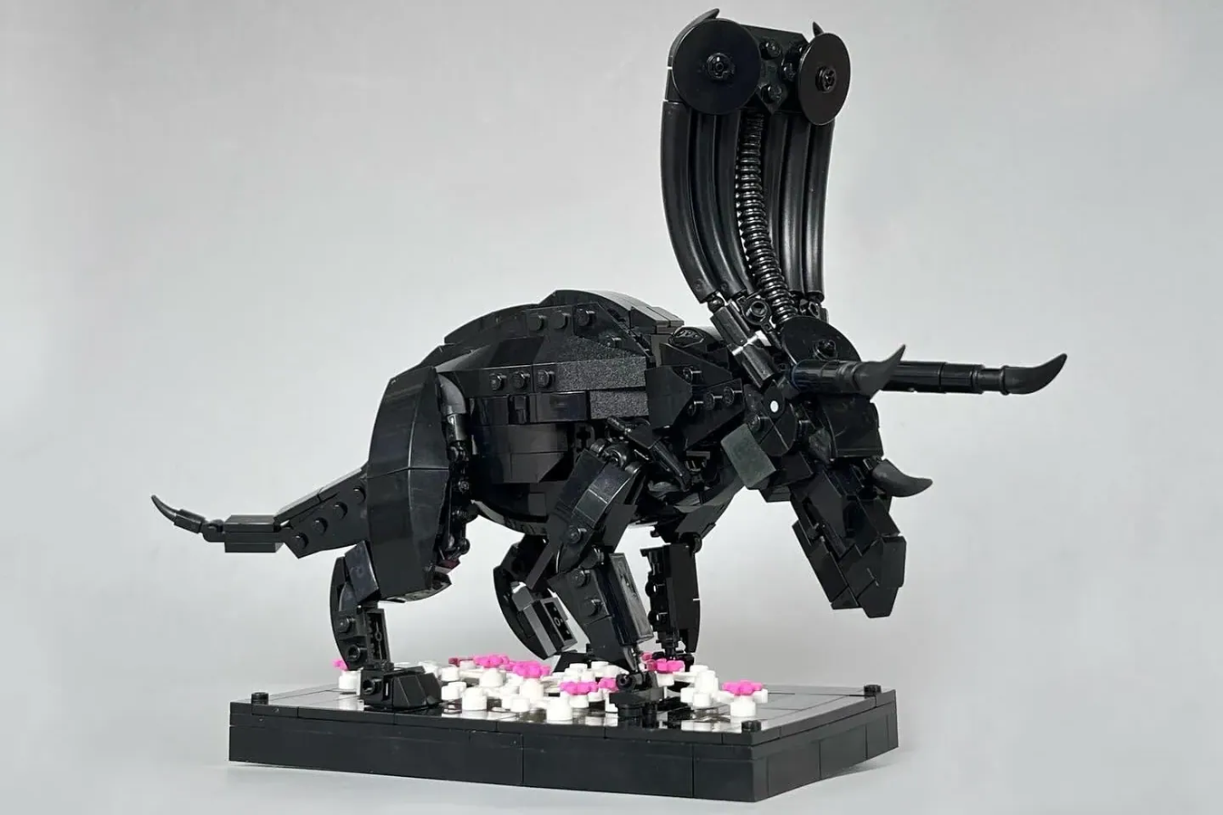 LEGO IDEAS - Three-Horned Bloom: Torosaurus