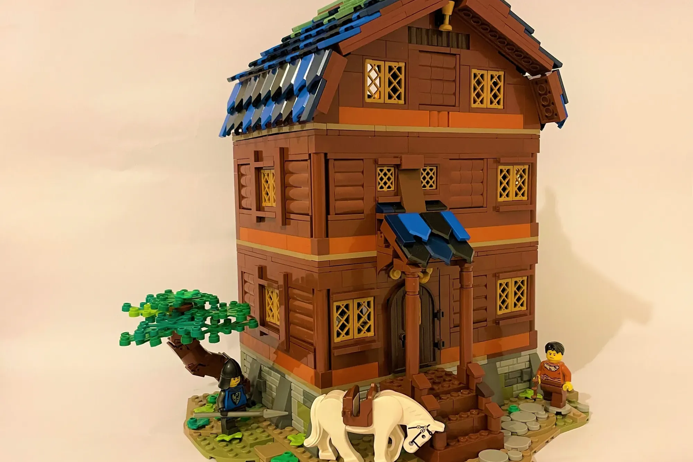 LEGO IDEAS - The Village's Inn