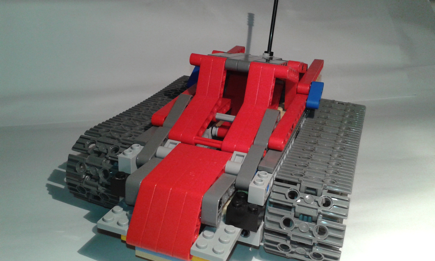 LEGO IDEAS - Lego Technic Tracked Vechicle