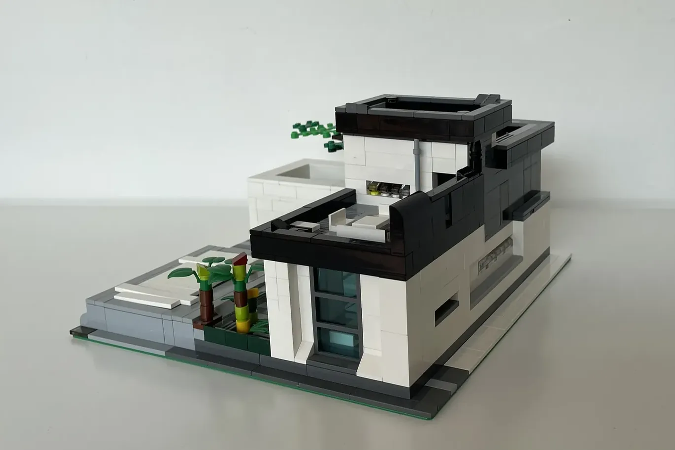 LEGO IDEAS - Architect White House With Patio