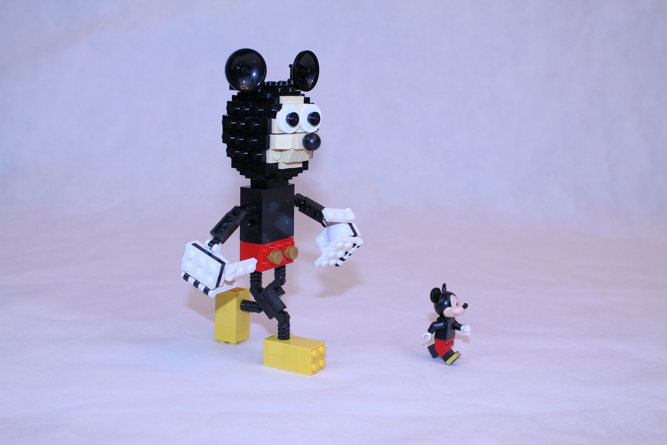 LEGO IDEAS - Mickey Mouse Mech