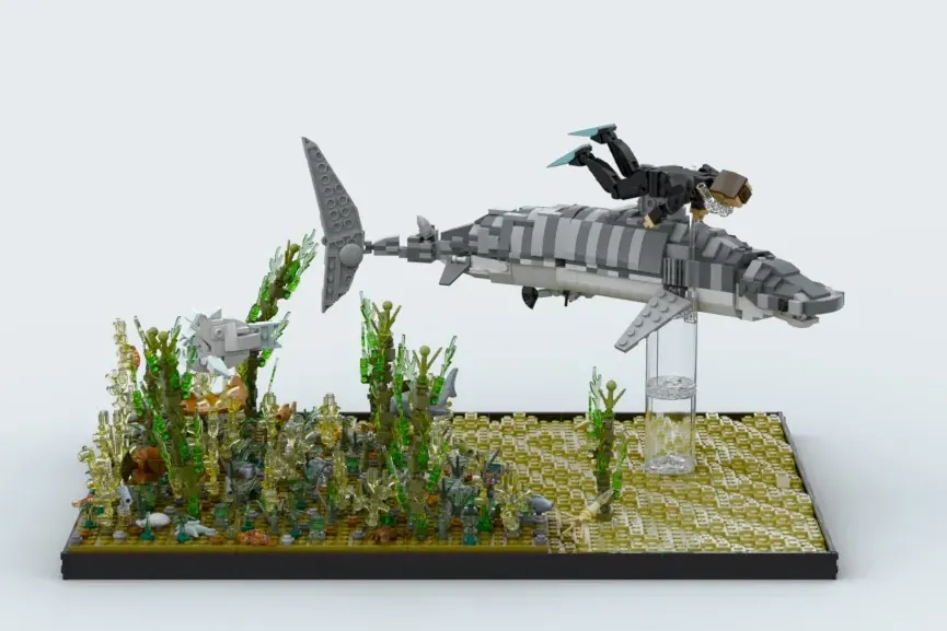 LEGO IDEAS - Diver And Tiger Shark