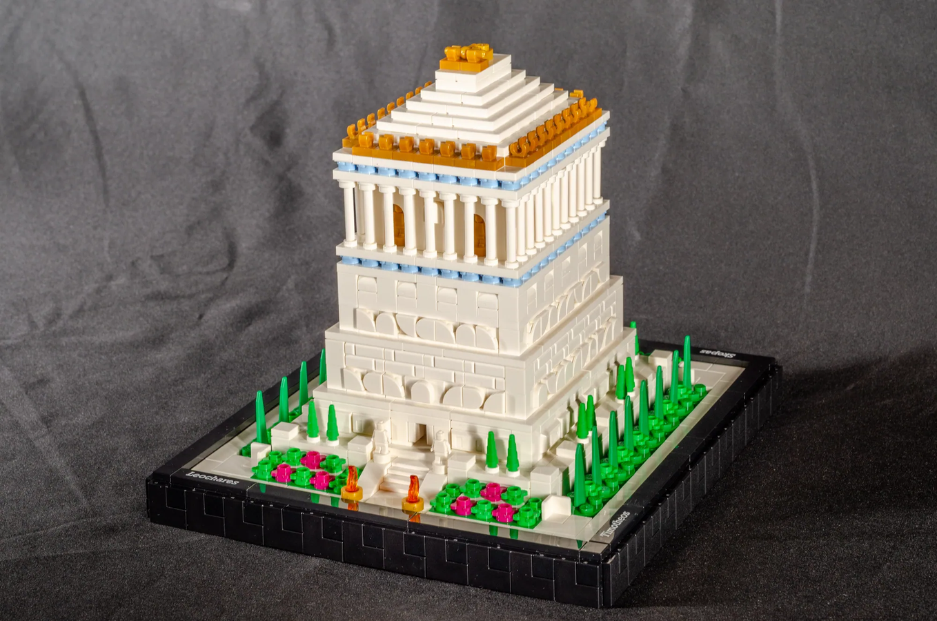 LEGO IDEAS - The Mausoleum of Halicarnassus
