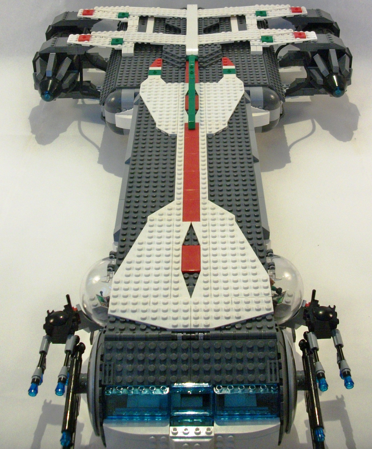 LEGO IDEAS - Octan Epsilon-class Cruiser