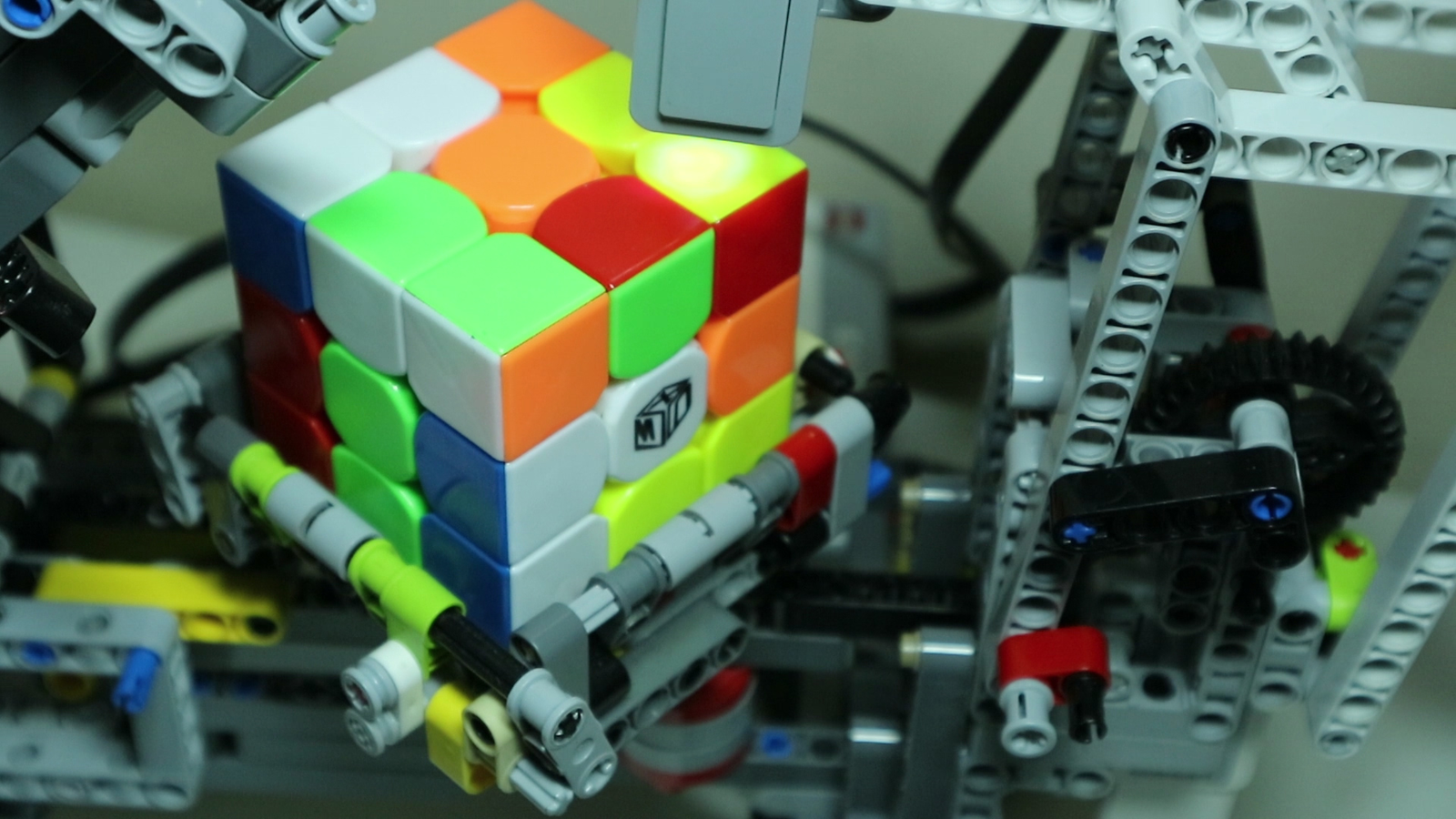 Robot Style Rubix Cube