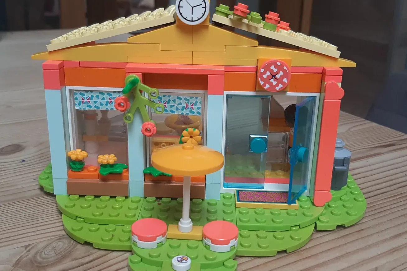 LEGO IDEAS - Ice Cream House