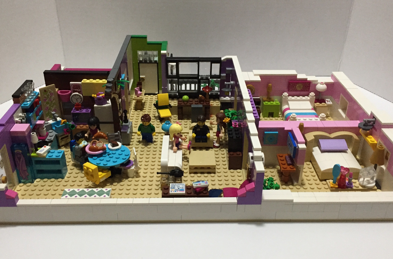 LEGO IDEAS - Monica and Rachel’s Apartment