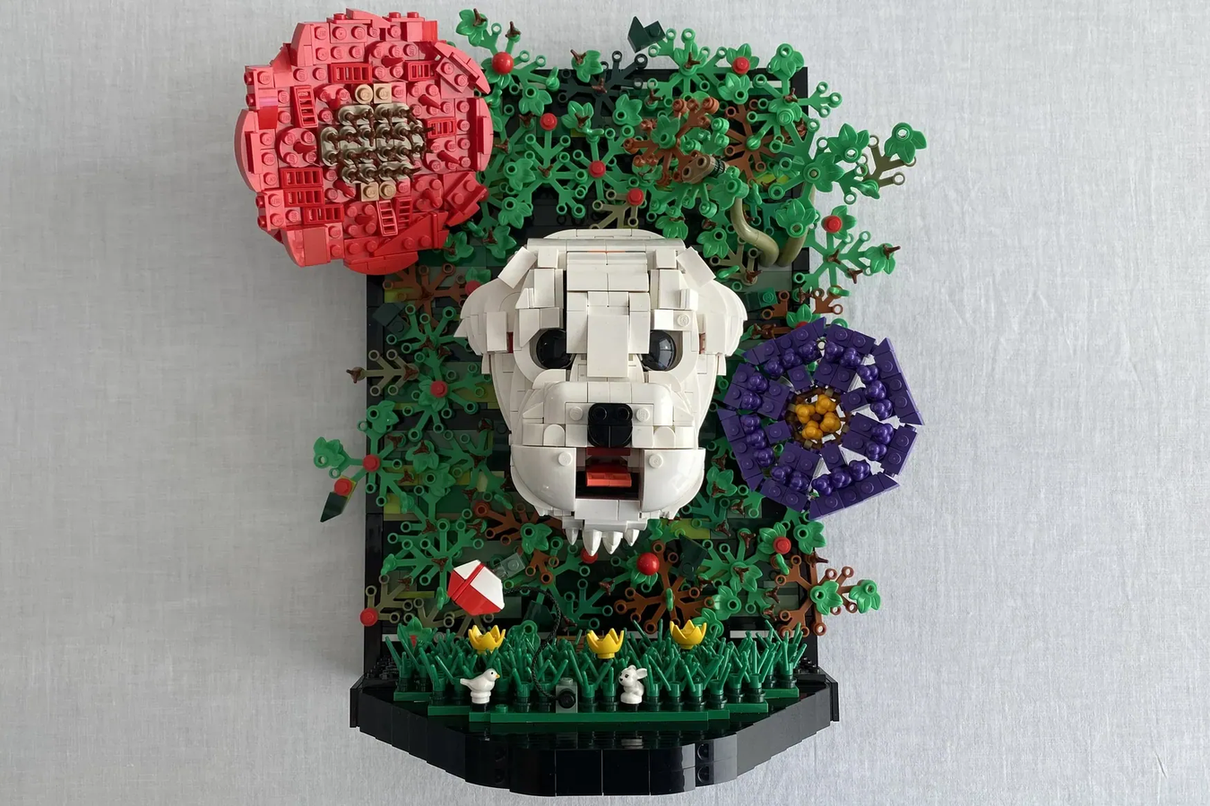LEGO IDEAS - Peeking Through The Bush