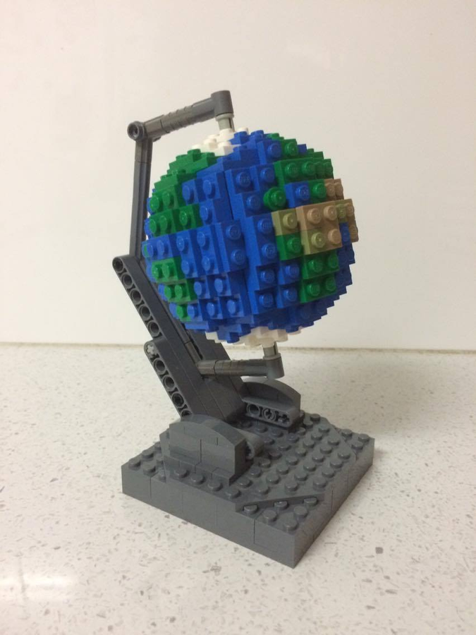 LEGO IDEAS - Lego Desk Globe