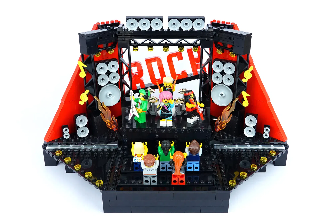 LEGO IDEAS - Working Rock Concert - With Moving Band & Fans!