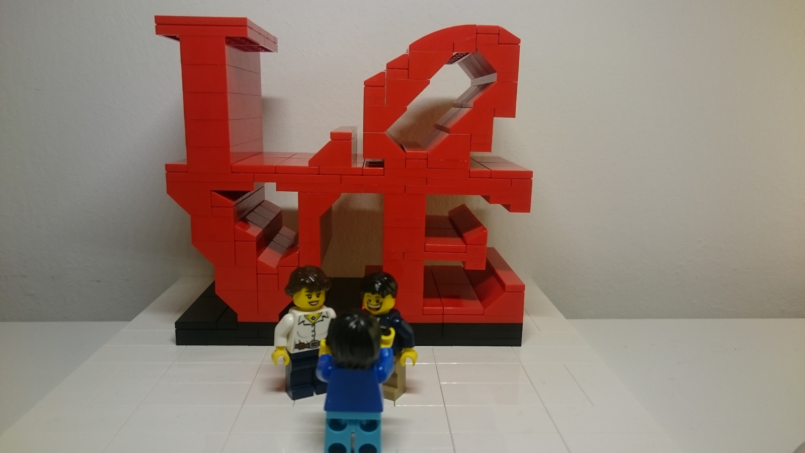 LEGO IDEAS - LOVE Sculpture